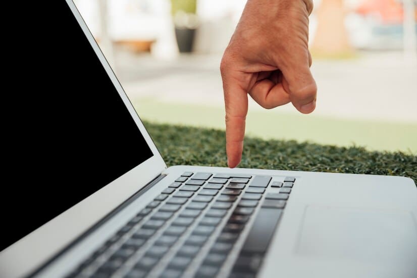 7 Cara Mematikan Laptop yang Benar
