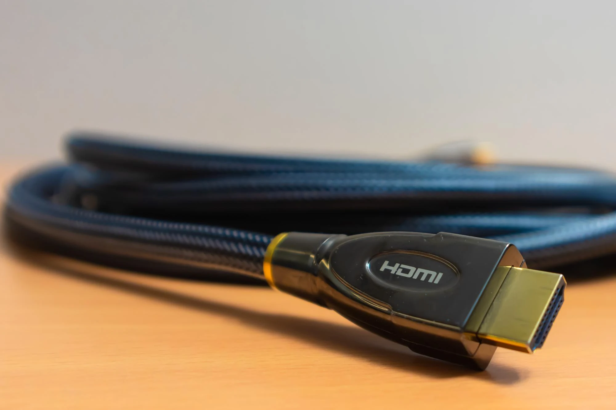 10 Perbedaan DisplayPort dan HDMI: Mana Lebih Unggul?
